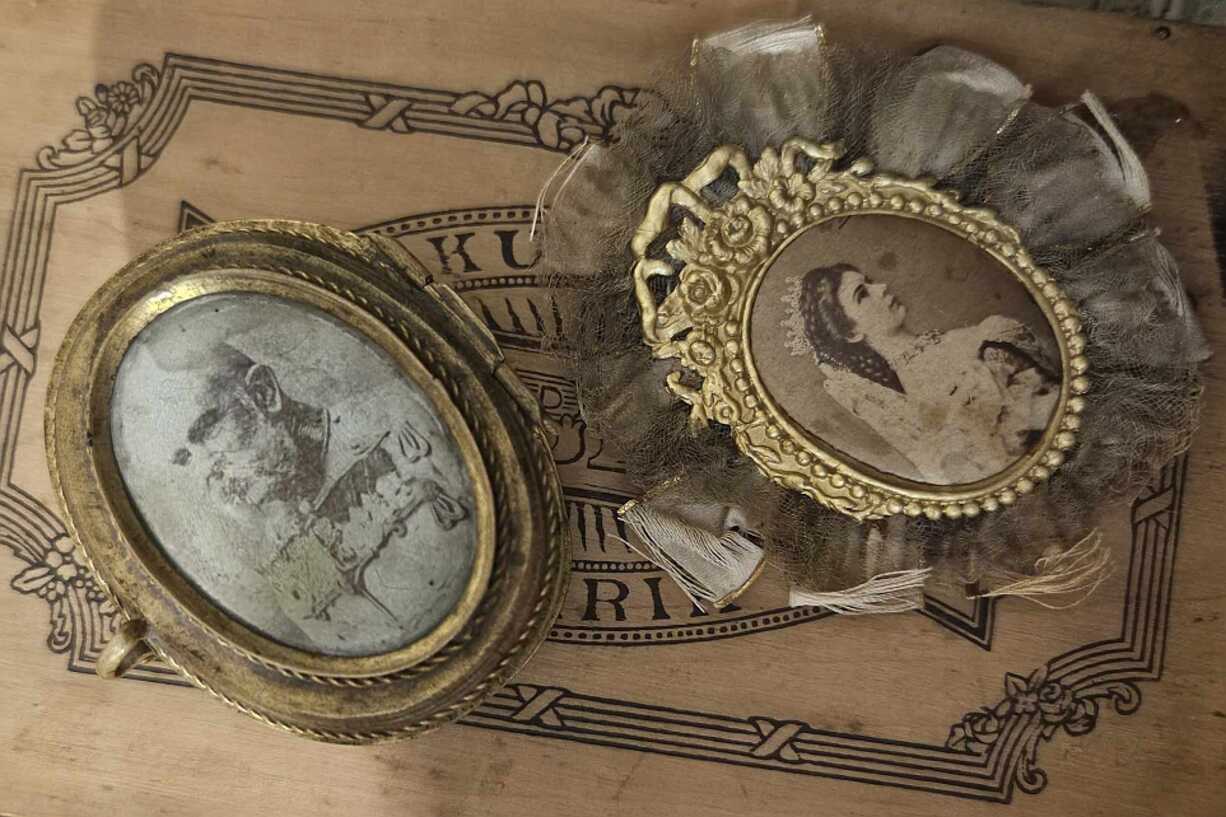 Udvari báli cukorkatartók Erzsébet királyné és Ferenc József képével ...